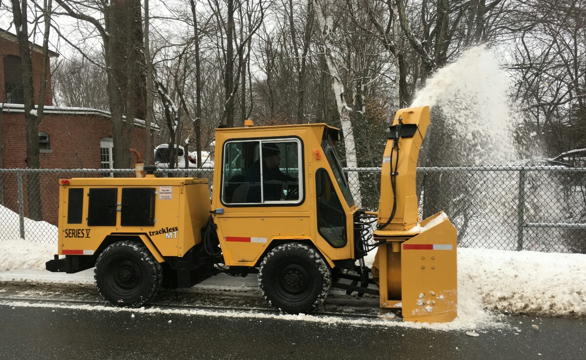 Trackless Snowblower