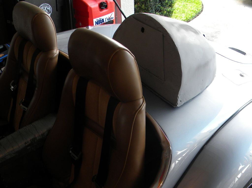 PaPiTo Paul's universe: Jaguar project headrest fairing