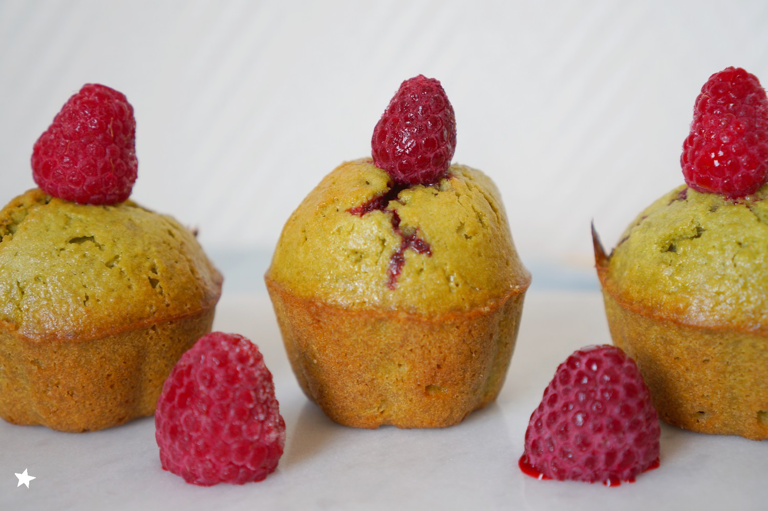 Farine d'étoiles: Muffins façon financiers matcha-framboises