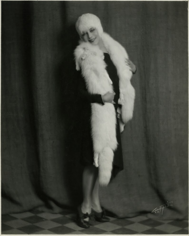 28 Classic Portrait Photos of Sally Rand, the Most Scandalous Burlesque ...