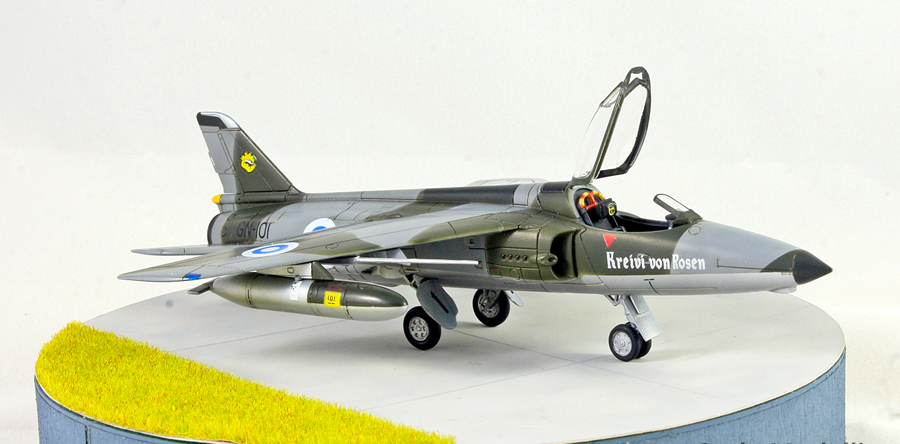Folland Gnat F. Mk. I kit in 1/72 built by Luis Pacheco