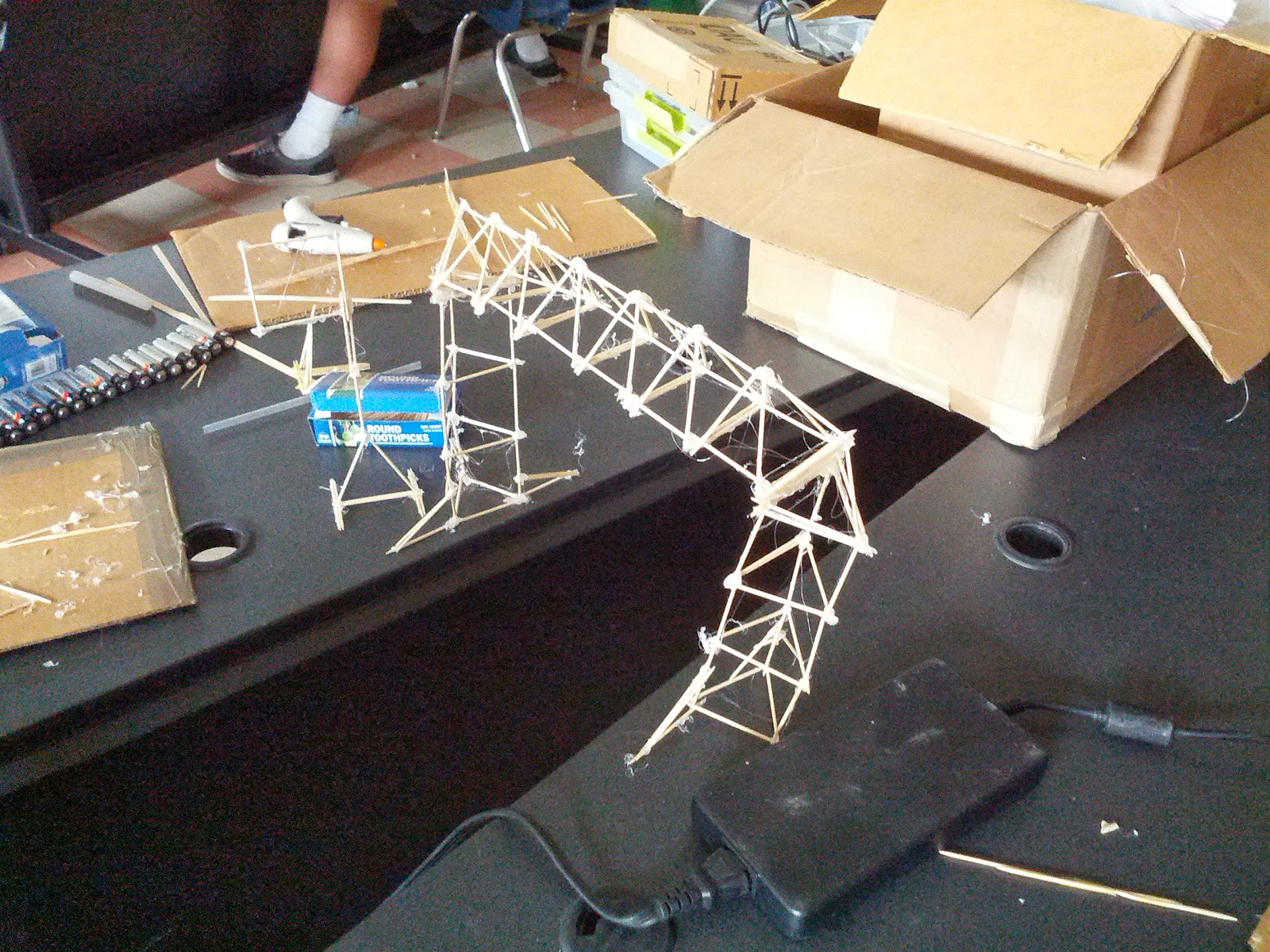 Engineering Portfolio 2013: Toothpick bridge challenge
