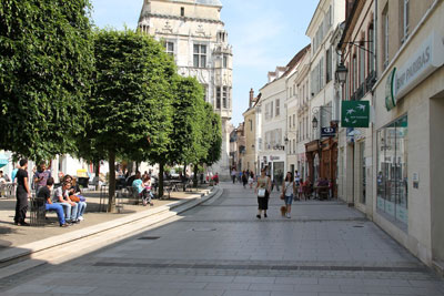Les Châteaux Royaux , Seigneuriaux et les villes Royales, Historique en ...