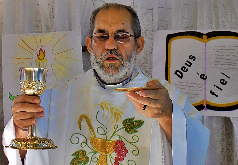 Jesus Cristo é nossa luz - Portal JC.com: ESTIMADO PADRE JOÃO RIBEIRO