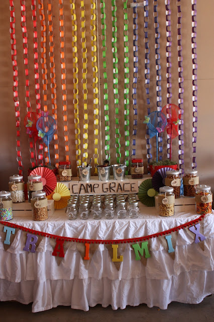 Buckets of Grace: {Real Party} Camp Arts and Crafts - Trail Mix Table