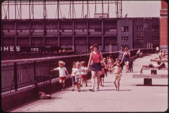 Amazing Color Photographs Capture Daily Life in New York City in 1973 ...