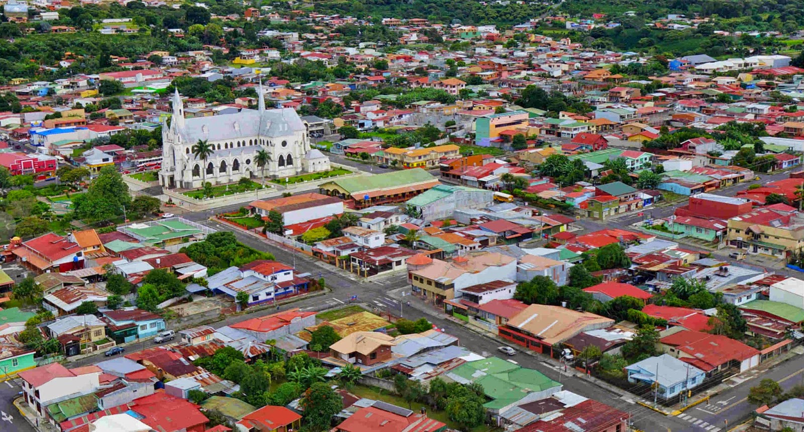 Reinventado la Ciudad: Características de una ciudad