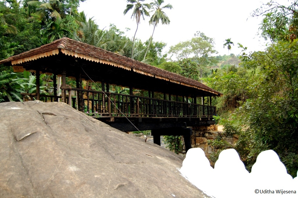 FOREST BIRD: The Covered Bridge of Bogoda.........A Temple in Badulla ...
