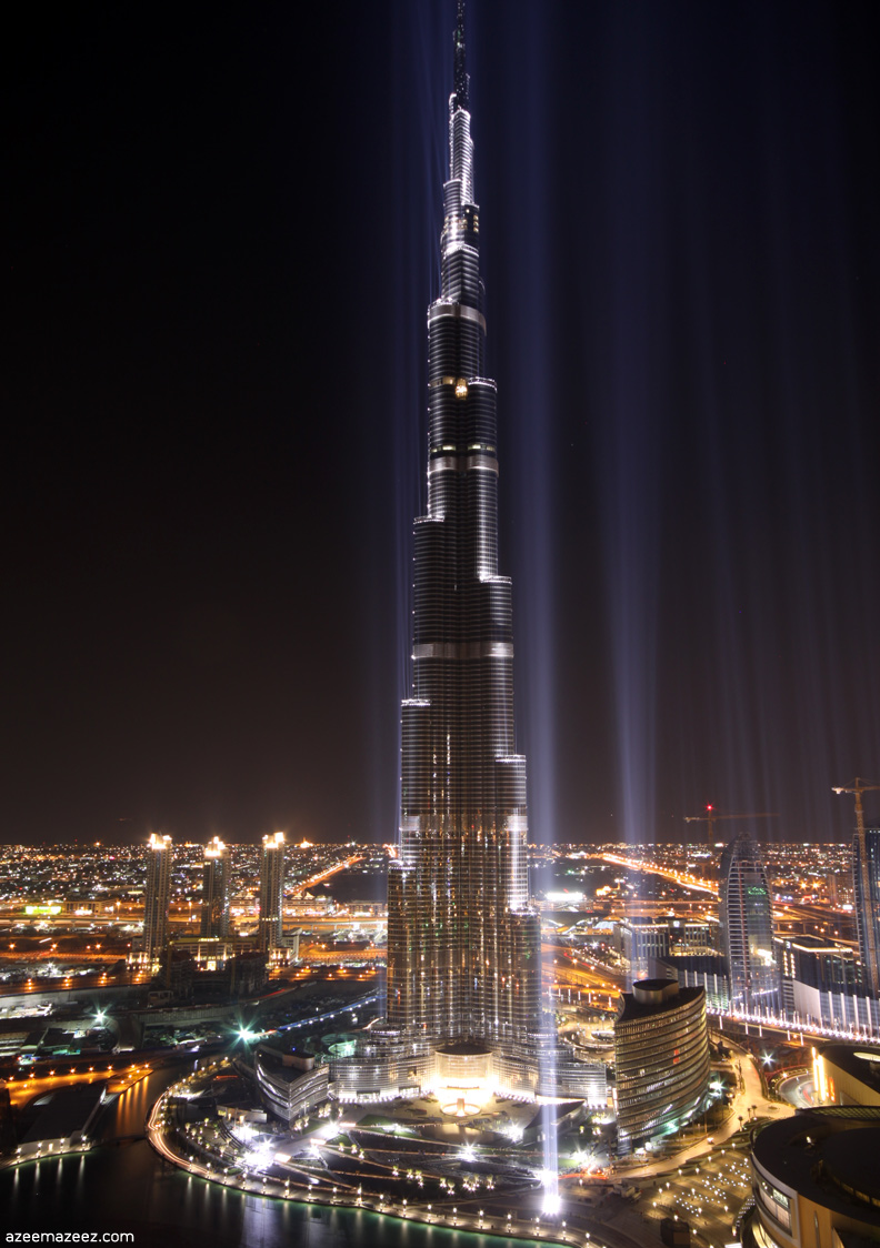 The World Visit: Burj Dubai Tower at Night