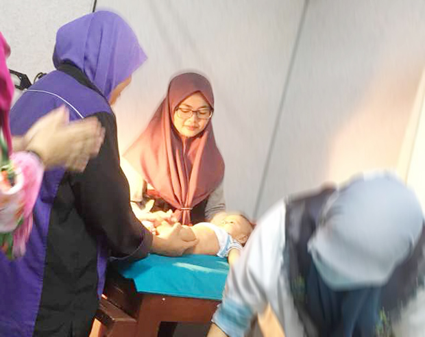 Pengalaman Pertama Mamy Syu Terlibat dengan Prosedur Sunat Bayi Perempuan