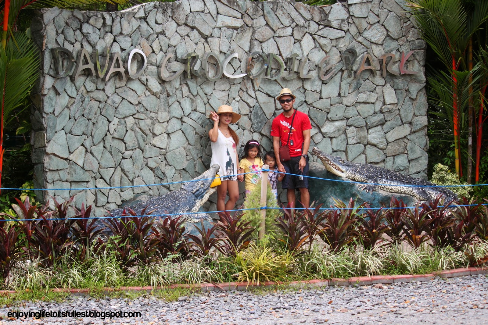ALventureBlogs: Davao Adventure: Davao Crocodile Park ALventureBlogs: Davao Adventure: Davao Crocodile Park