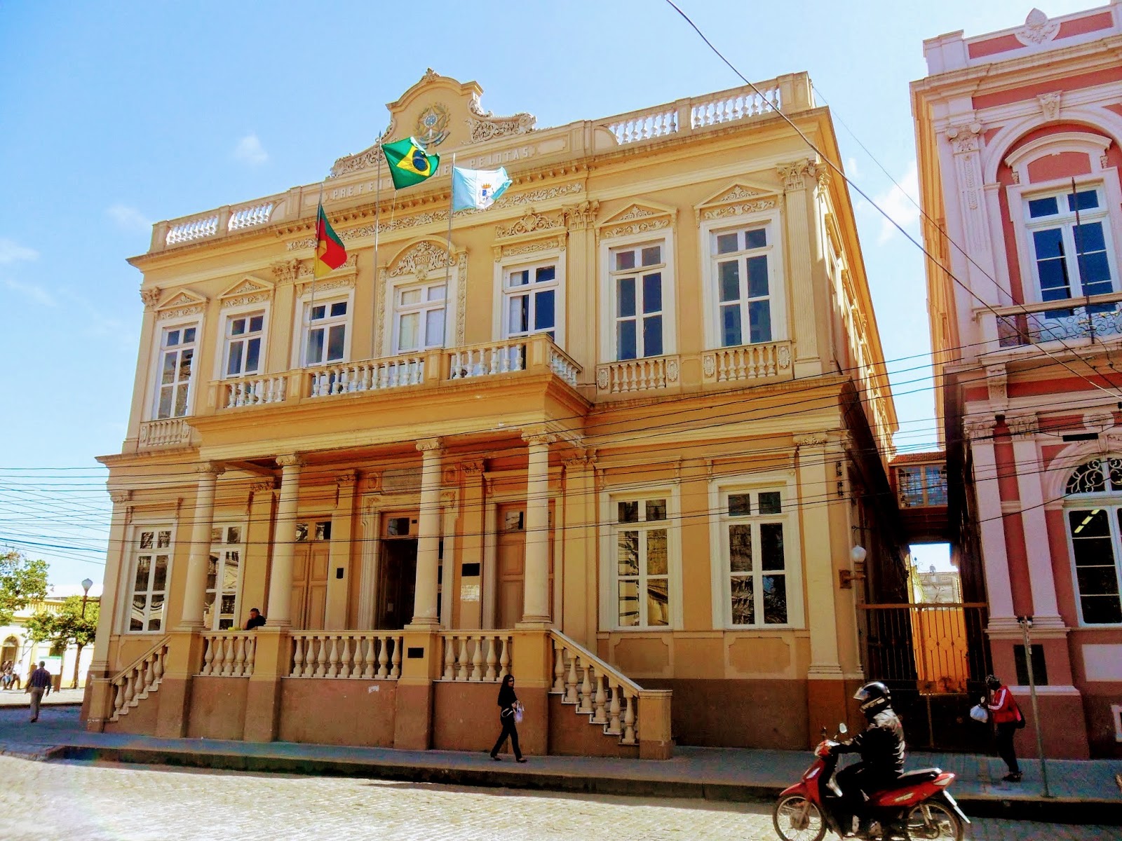 Cenas Perdidas do Rio Grande do Sul e outros.: Uma Prefeitura. Pelotas.2011