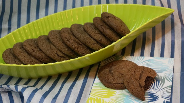 Mennonite Girls Can Cook: Chocolate Snaps