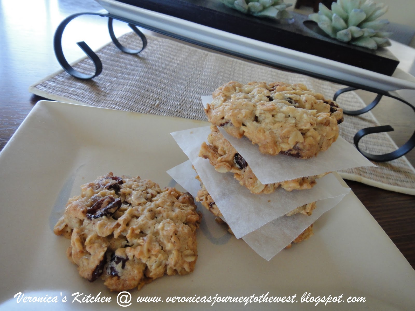 Veronica's Kitchen: Cranberries Walnut Oatmeal Cookies