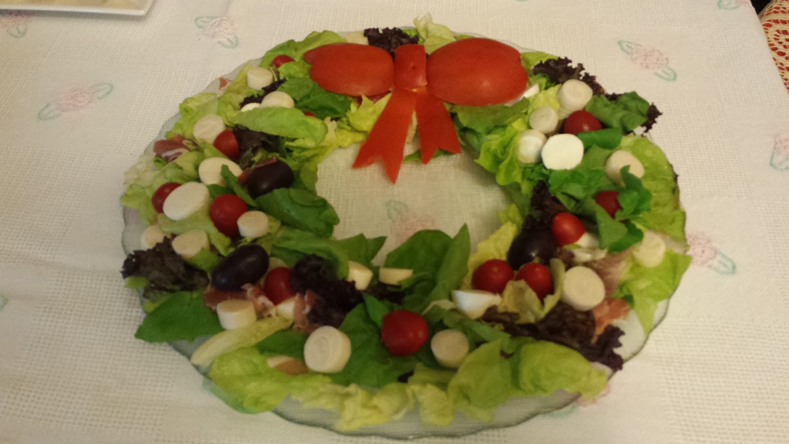 Cia da Receita: Salada de Folhas para o Natal - Formato Guirlanda