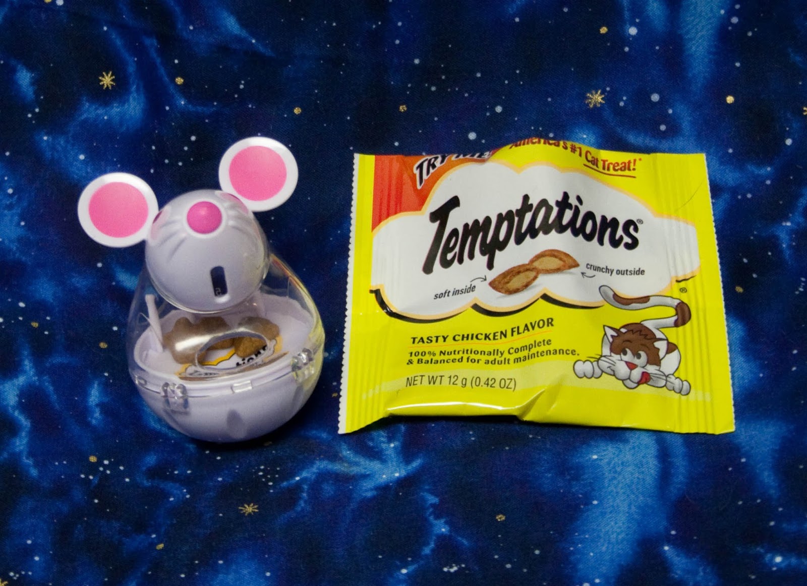 Peaches and Paprika: Temptations Snacky Mouse Review #Chewyinfluencer