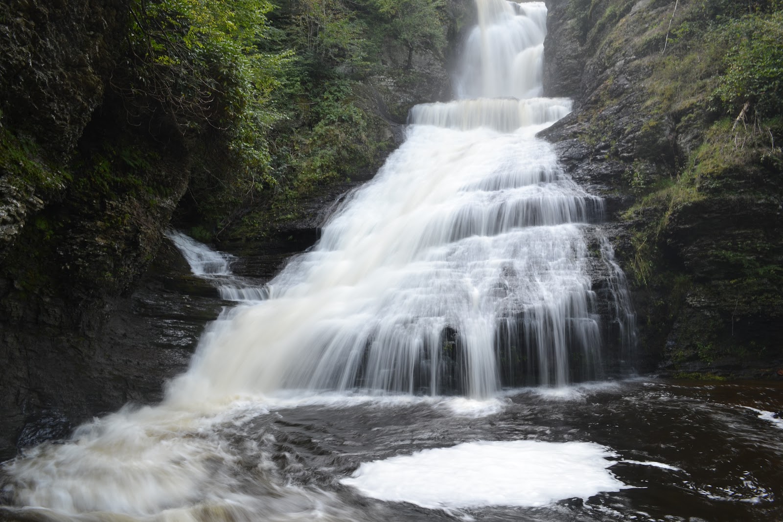 Nanda & Nathan The Travellers: Dingmans Falls