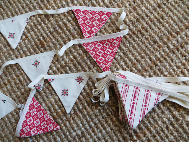 Knotted Cotton: How to make bunting - a faster and less fiddly method