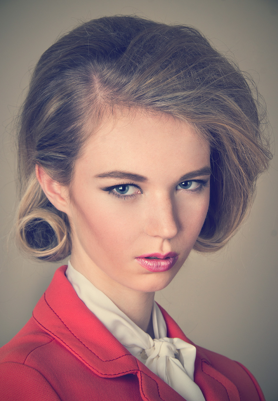 LAURA MCKINNON: "American Beauty" for Elléments Magazine