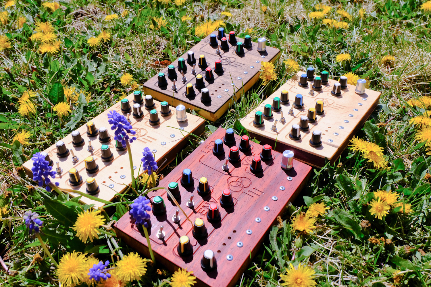 MATRIXSYNTH: Rainy Day Instruments Nimbus: Digital Polyphonic Synthesizer