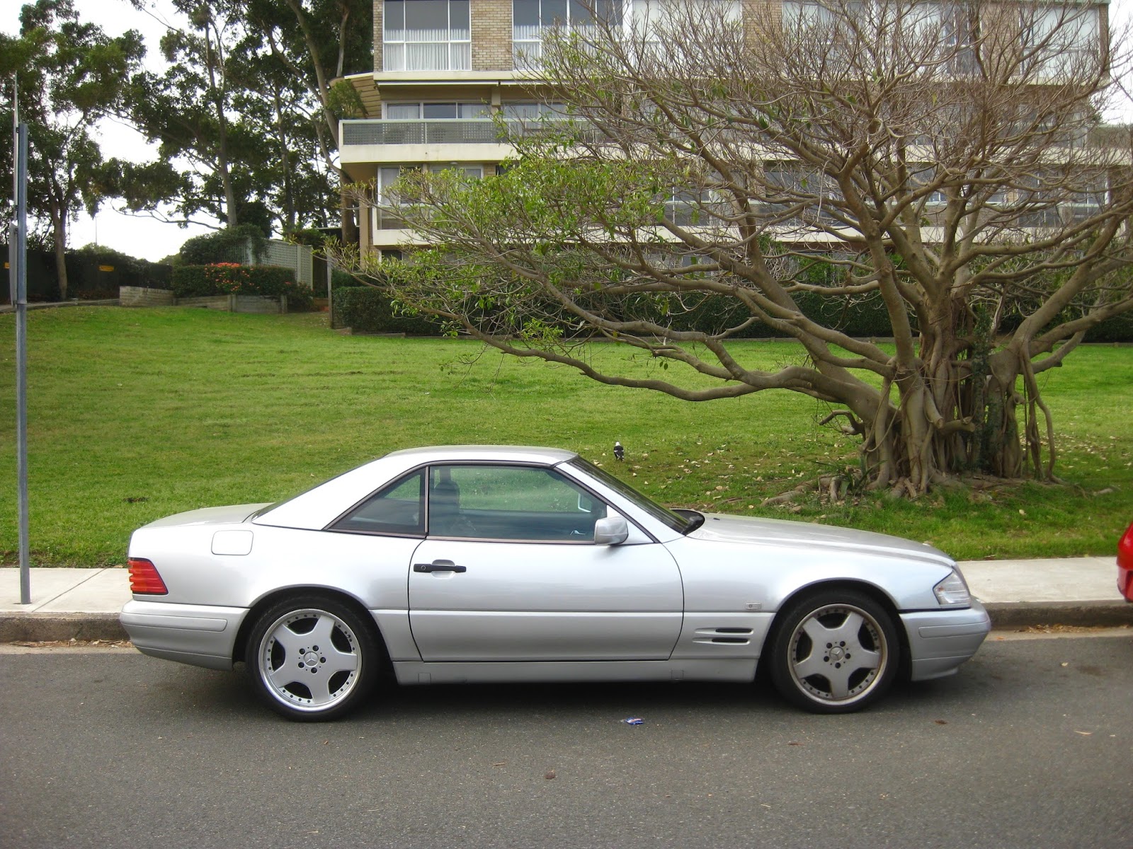 Aussie Old Parked Cars: 1996 Mercedes-Benz R129 SL500