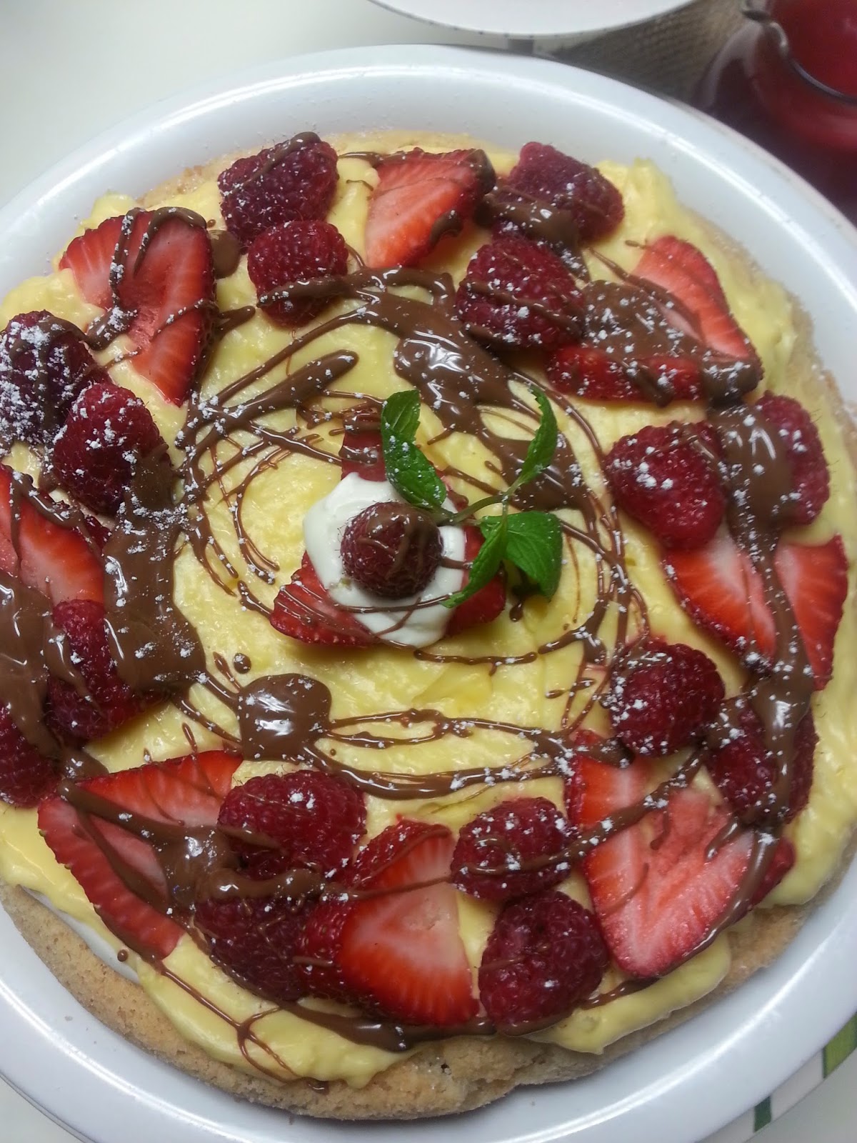 Freckles 'n' Family: Strawberry & Raspberry Cookie Dessert