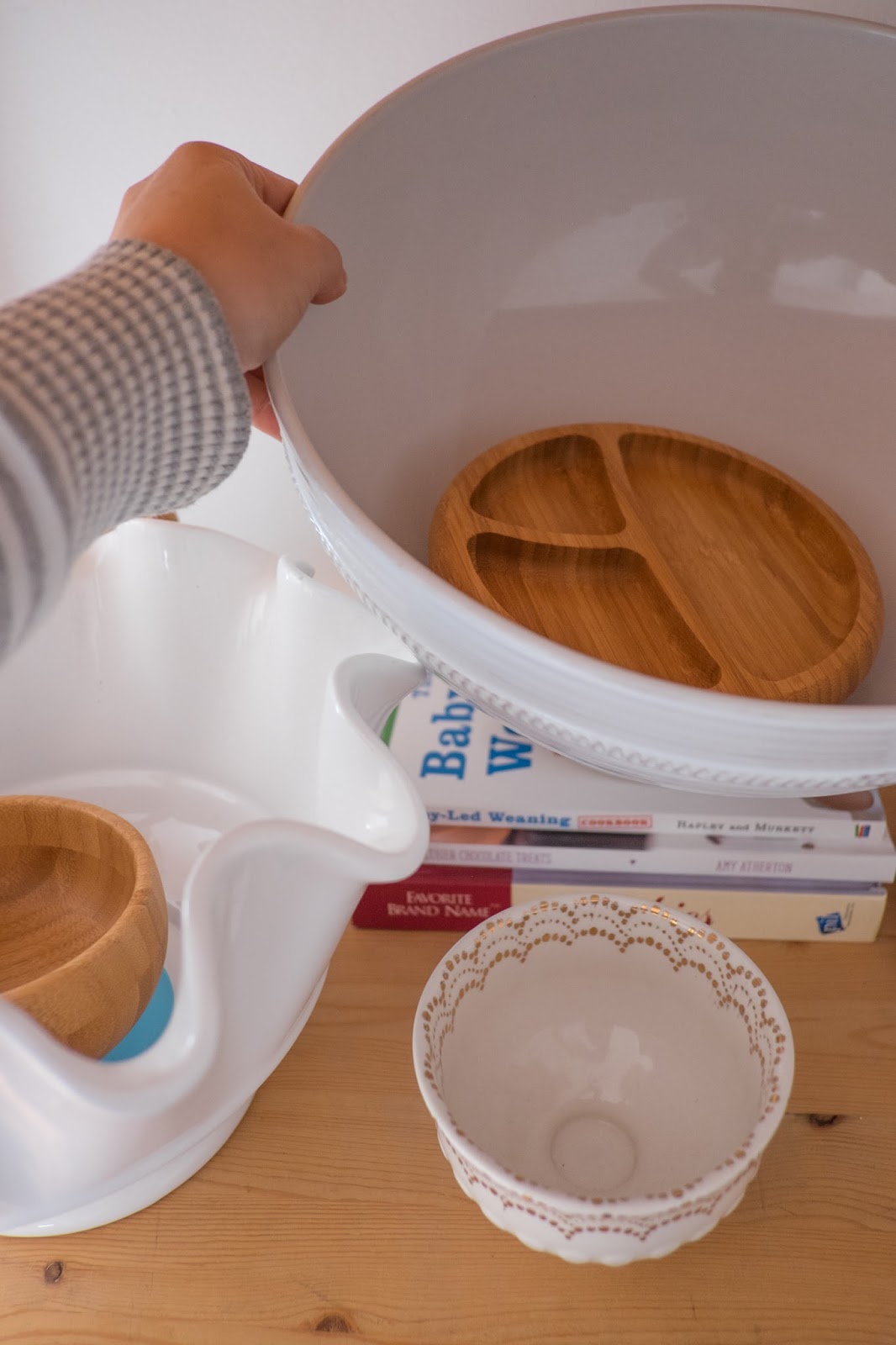 Domestic Fashionista: Kitchen Organization: Concealing Everyday Items