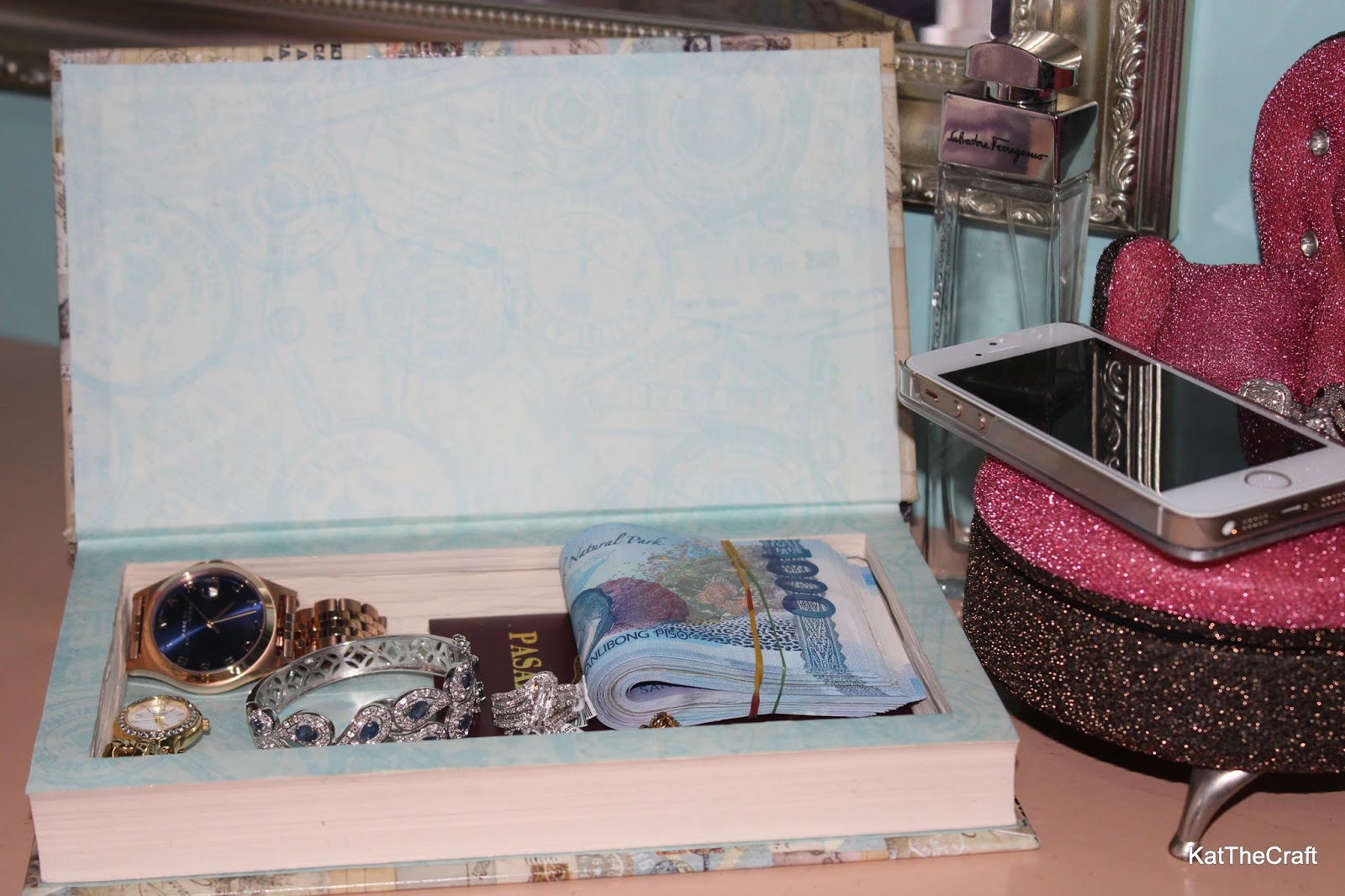 So Many Things to Do, So Little Time: Repurposed Book - DIY Book Safe