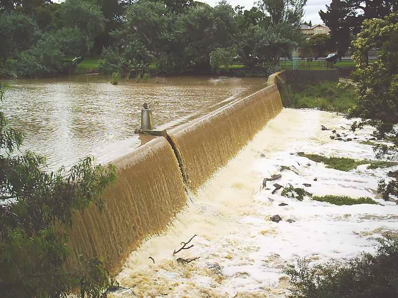 Engineer's Standpoint: The Beautiful River Turns to Dangerous Weir Dam