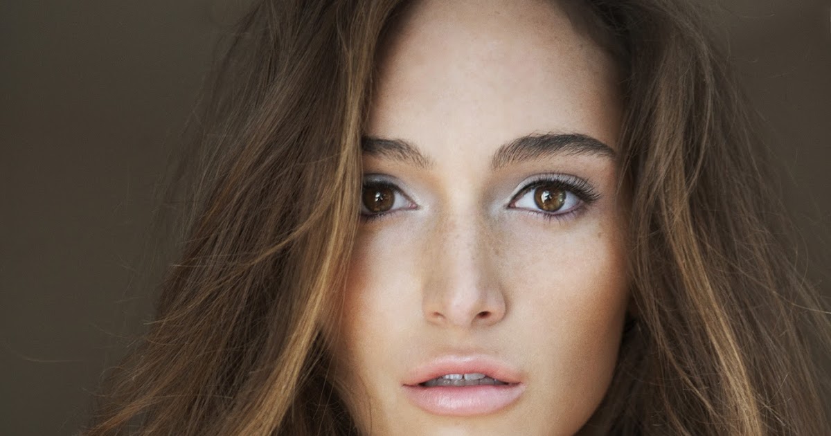 Abe's Words: Elizabeth Bert - Abe's Beauty Of The Month - June 2016