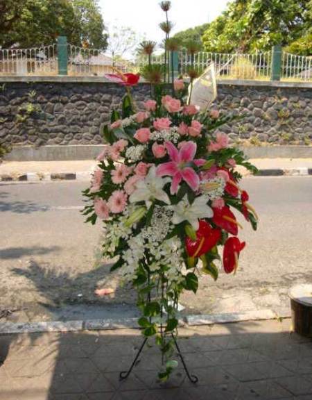 Aneka Ragam Contoh Standing Flower Untuk Pernikahan