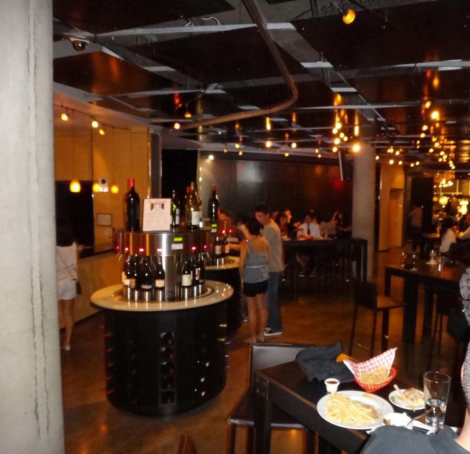 The Fashionably-Forward Foodie: Amuse Wine Bar