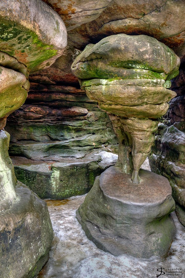 Errant Rocks (Table Mountains)