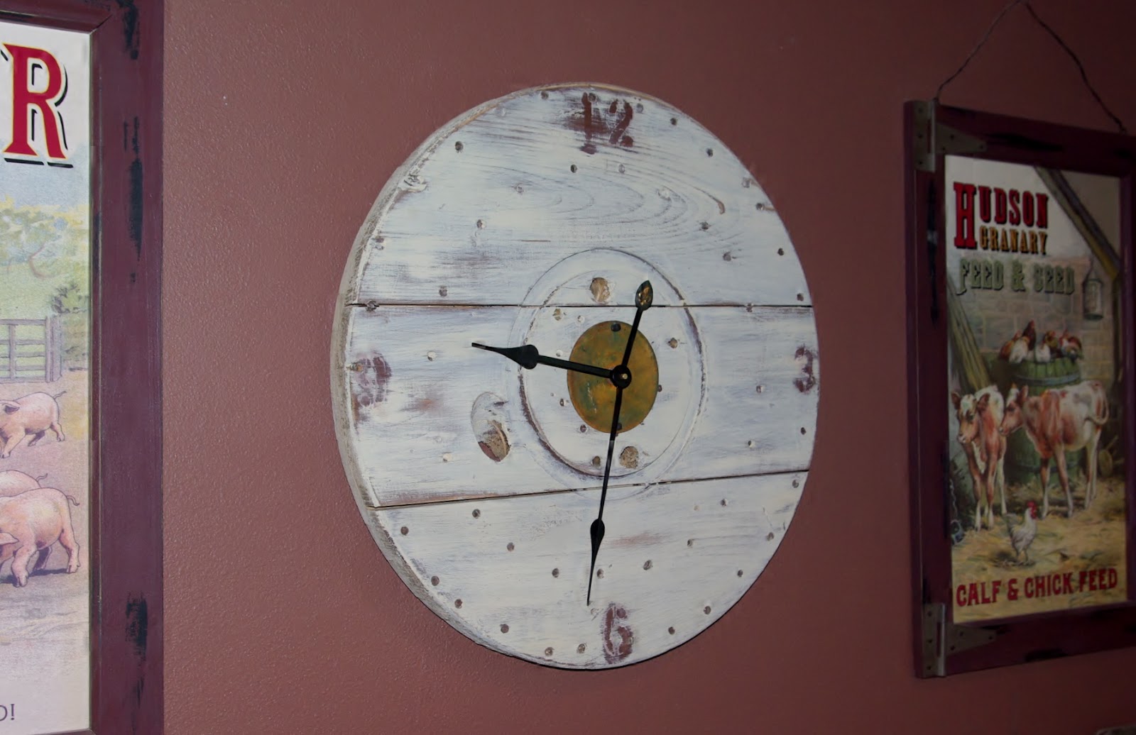 Reclaimed Rustics: WIRE SPOOL RUSTIC CLOCK