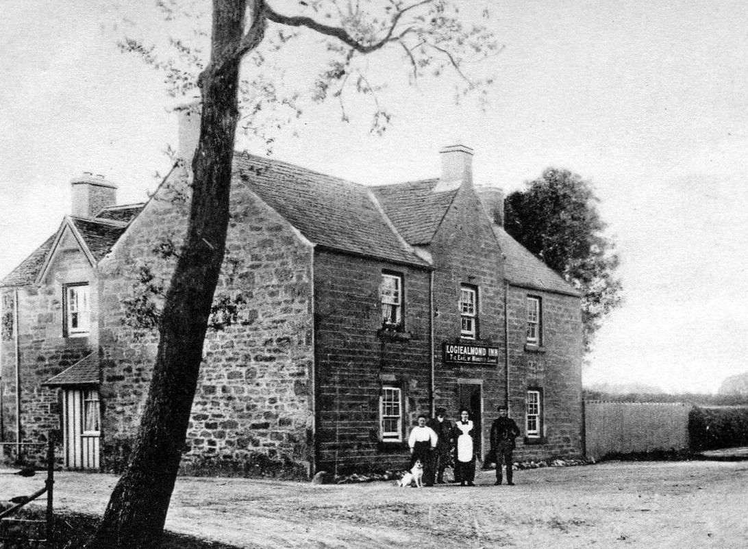 Tour Scotland: Old Photograph Chapelhill Inn Logiealmond Perthshire ...
