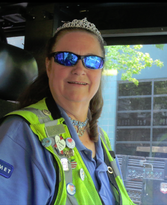 RANTINGS OF A FORMER TRIMET BUS DRIVER: The case of the tiara wearing ...