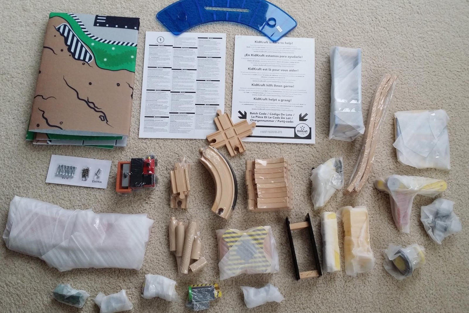 Temporary Waffle: Kidcraft Transportation Station Train Set