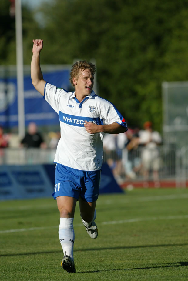 Jogador americano sai do armário e ganha apoio do clube - Gay1