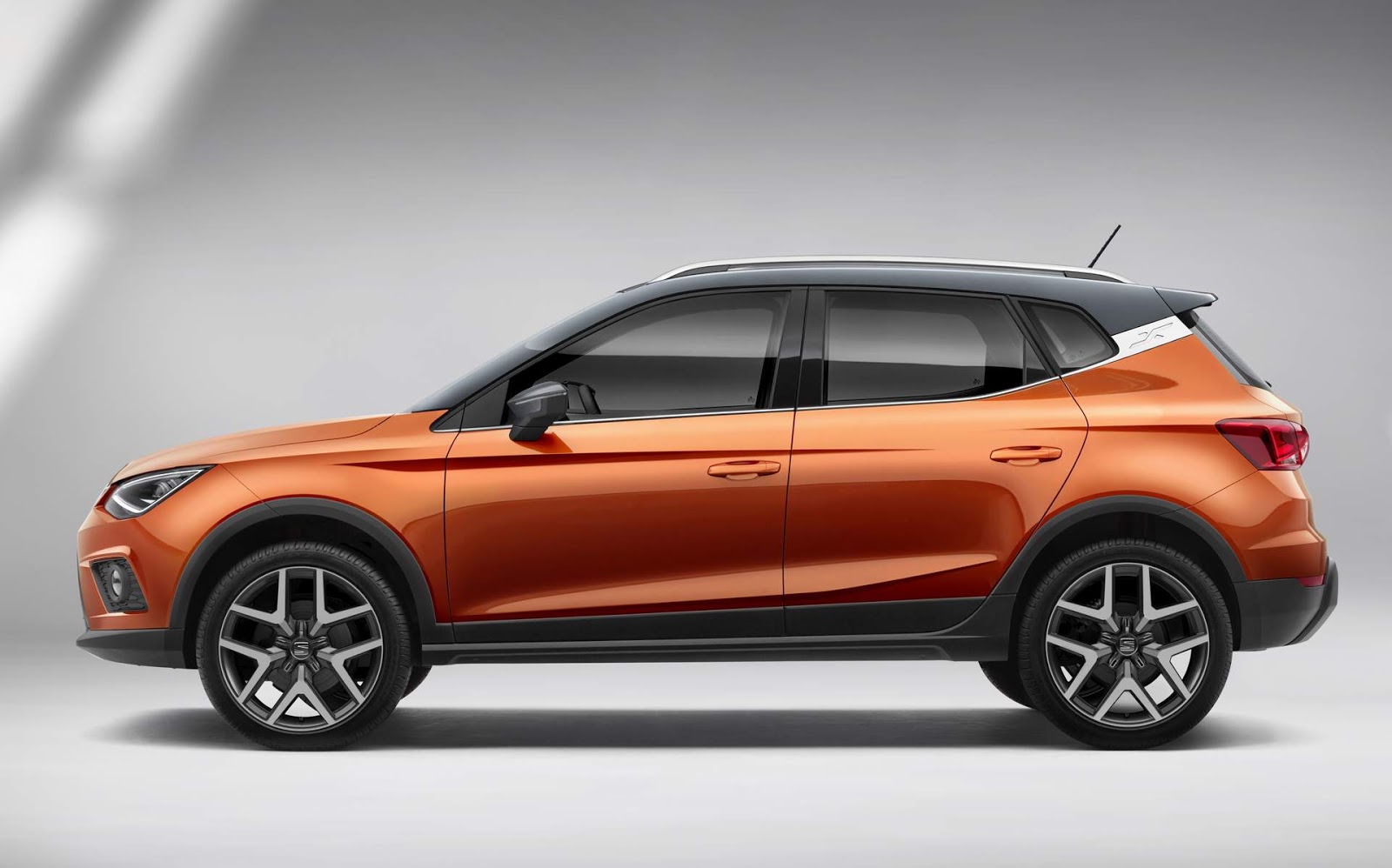 Seat Arona antecipa detalhes do VW T-CROSS, SUV do Polo