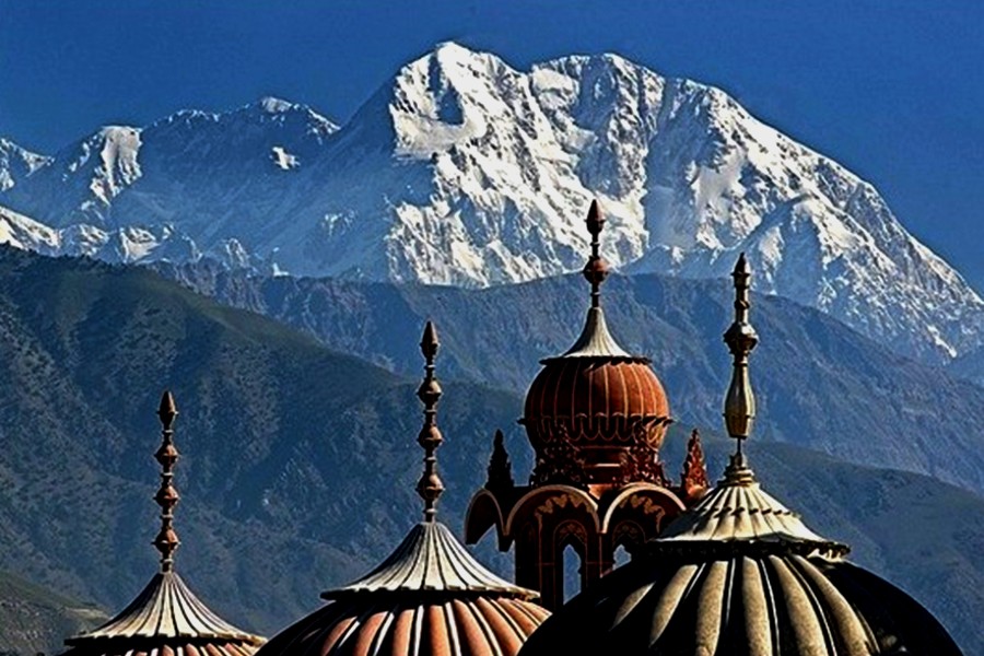 Tirich Mir Tirich Mir (Khowar/Pashto/Urdu: ترچ میر‬‎) (alternatively ...