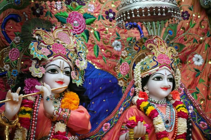 Sri Sri Radha Vrindavan Chandra (Sri Krishna and Srimati RadhaRani ...