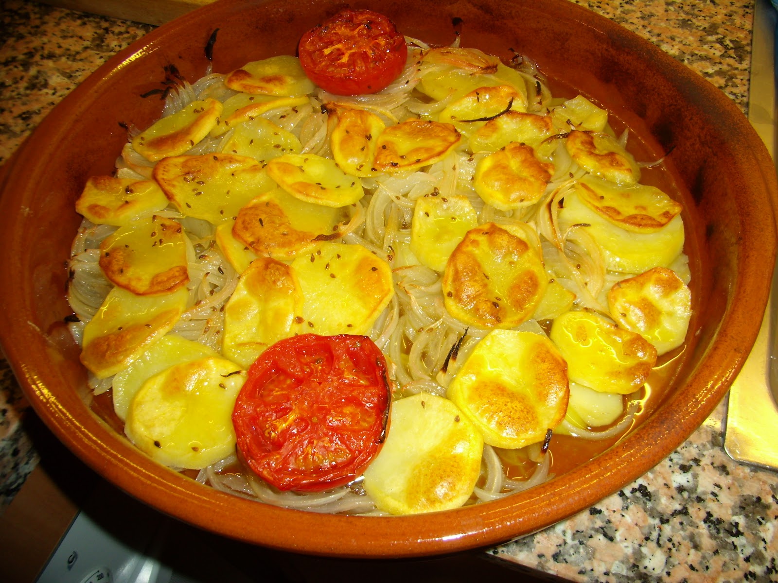 Cebolla, Patatas y Tomates al Horno - La Tauleta