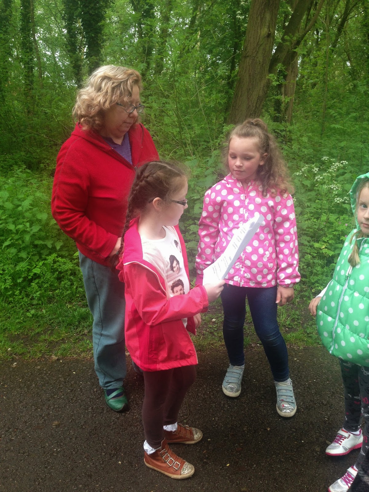 Halewood Arts Association: Junior Artists explore Halewood Park
