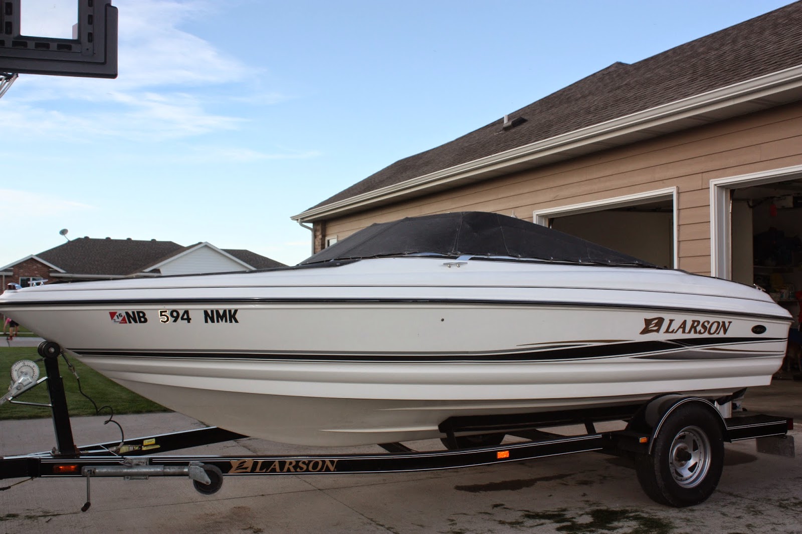 Belville Power Sports: 2004 LARSON 180 SEI {{{ SUPER CLEAN }}}}