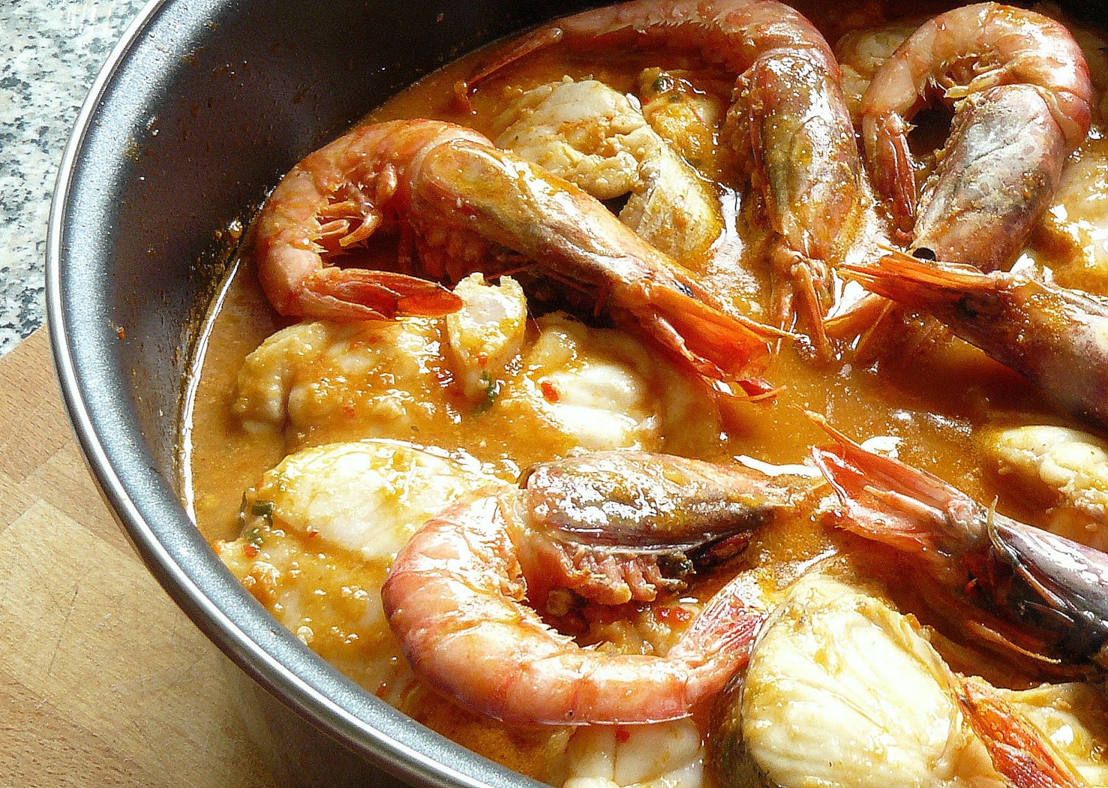 LLEGANDO A LA FÁBRICA DE CEMENTO...: Suquet de peix