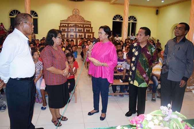 Engelina Pattiasina Fasilitasi Program Kursus Bahasa Inggris Di Booi ...