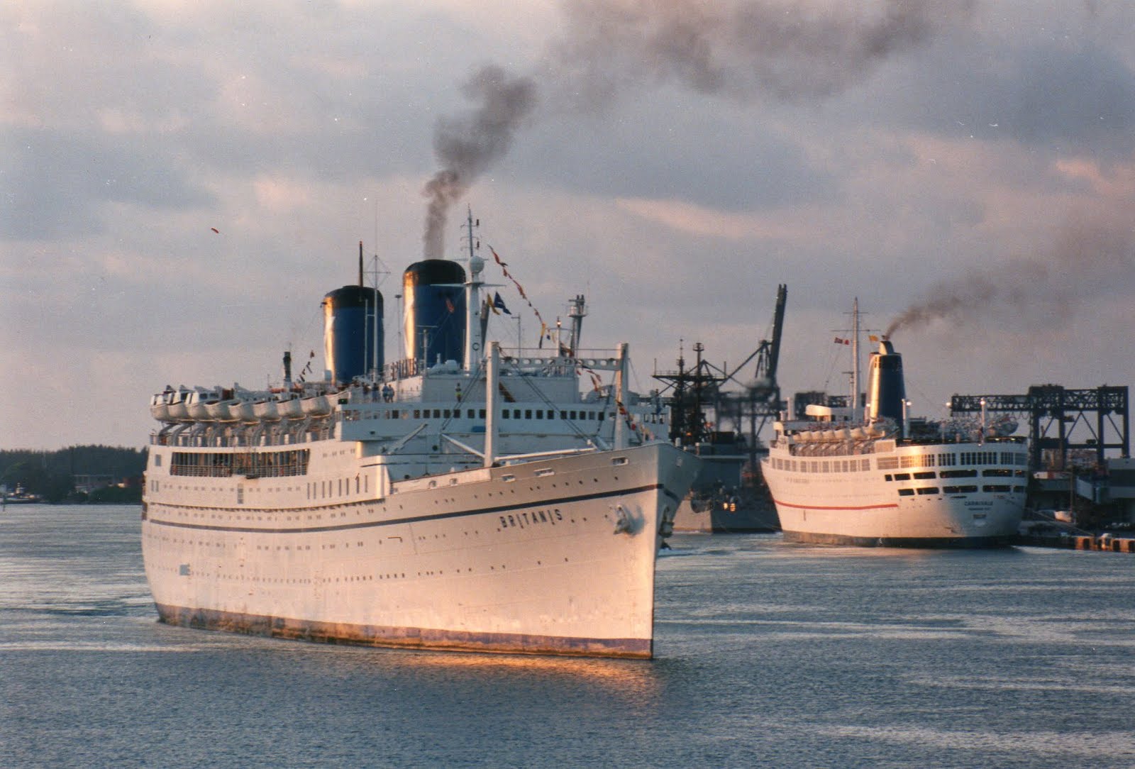 SHIPS & THE SEA - BLOGUE dos NAVIOS e do MAR: Classic ladies in Miami