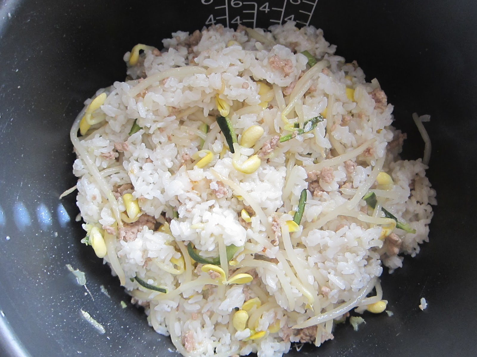 MiWonderings: Kongnamul Bap (Soybean Sprout Rice)