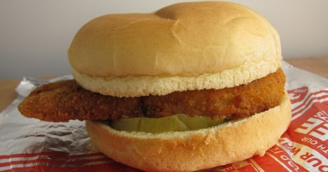 Review: 7-Eleven - Hot Chicken Sandwich