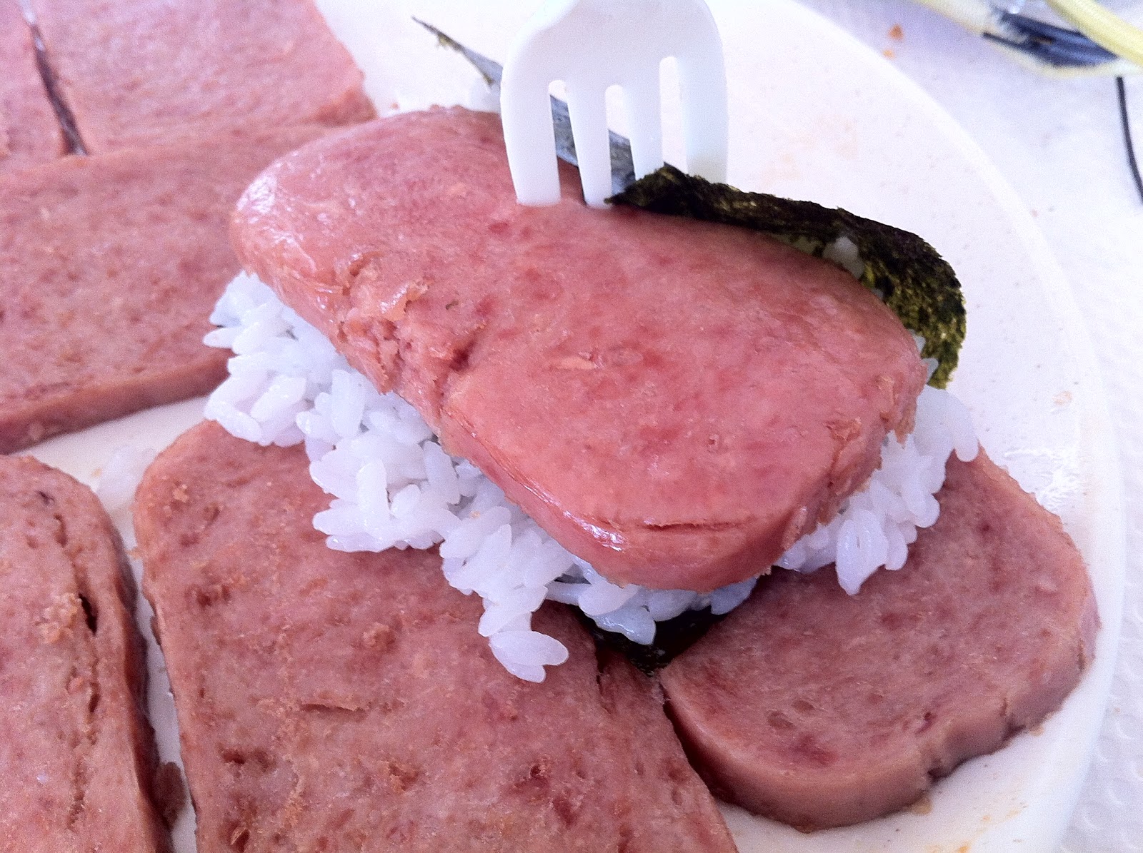 The Japan! Japan! Blog: Bento! #254: Spam + Nori + Rice = Spam Musubi?